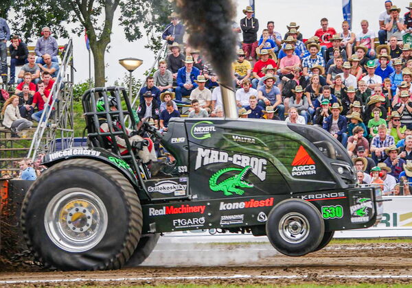 30 Jahre Valtra in der Schweiz: Tractor Pulling - Jakob Hofer AG